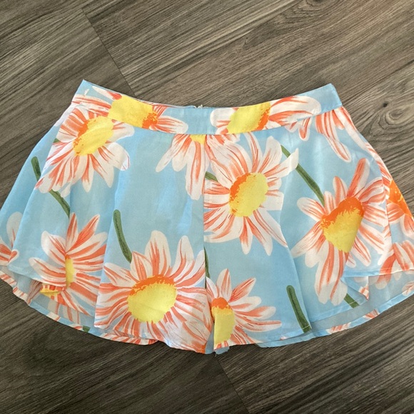 Tobi | Shorts | Tobi Flowy Floral Highwaisted Shorts | Poshmark